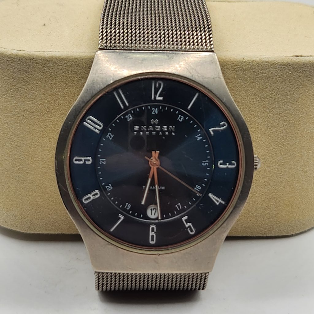 Skagen Grise Danmark | Prix 50.00 CHF | Bijoux et Montres, Montres ...